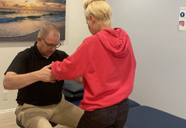 How Posture Affects Neck and Back Pain - Peak Orthopedic Physical Therapy